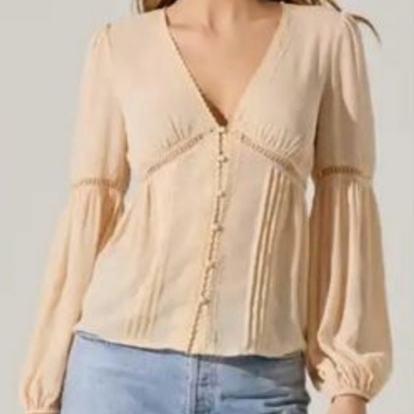 Astr | Tops | Astr The Label Pendulum Sleeves Lace Peated Trimimgs ...